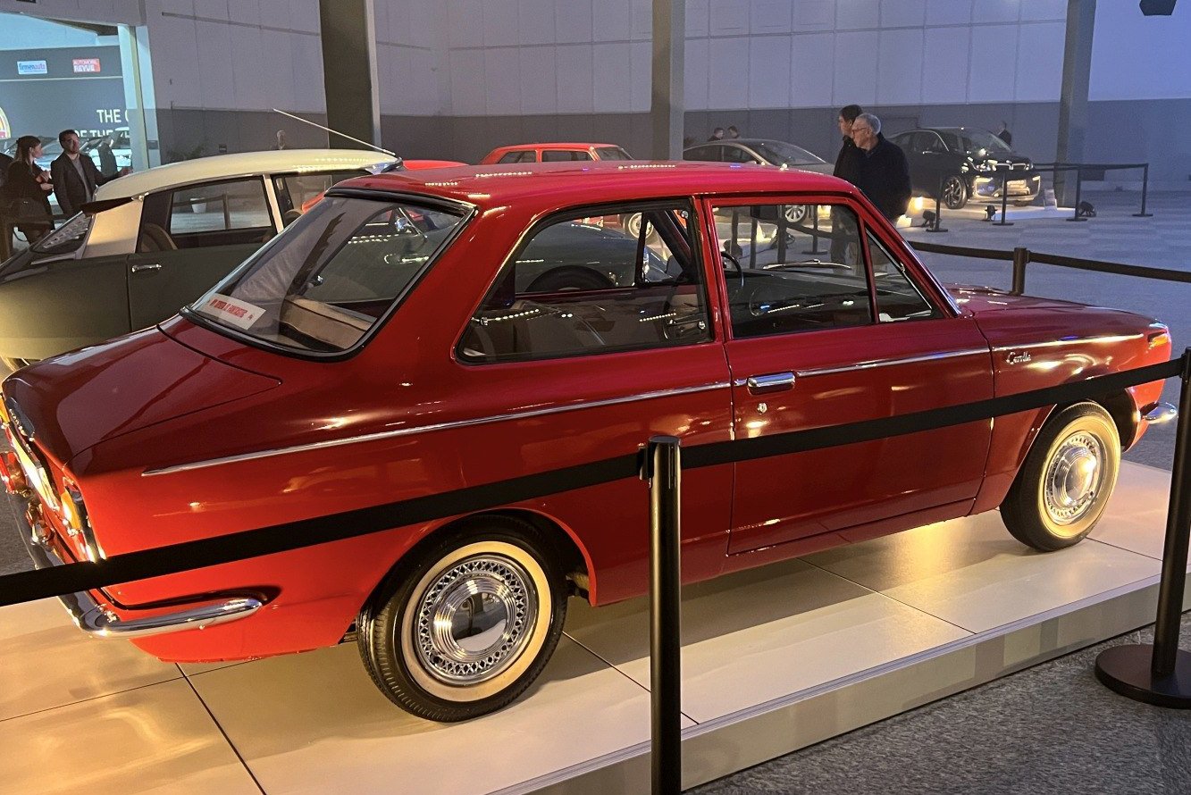 Toyota Corolla I 2-door sedan (E10) 1100 (60 Hp)